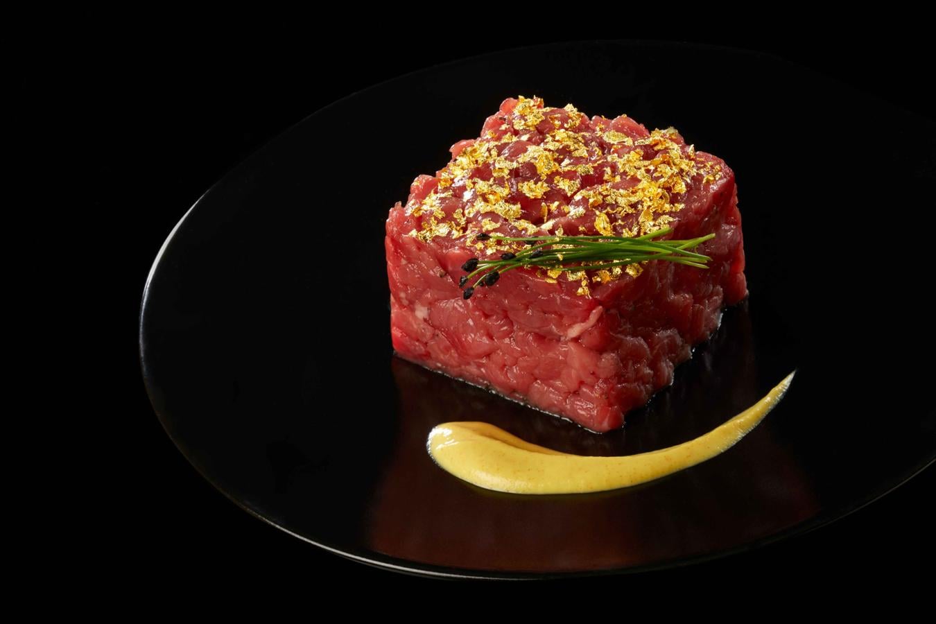 Recipe FASSONA BEEF TARTARE WITH GOLD CRUMBS(*) | Gold Chef Manetti