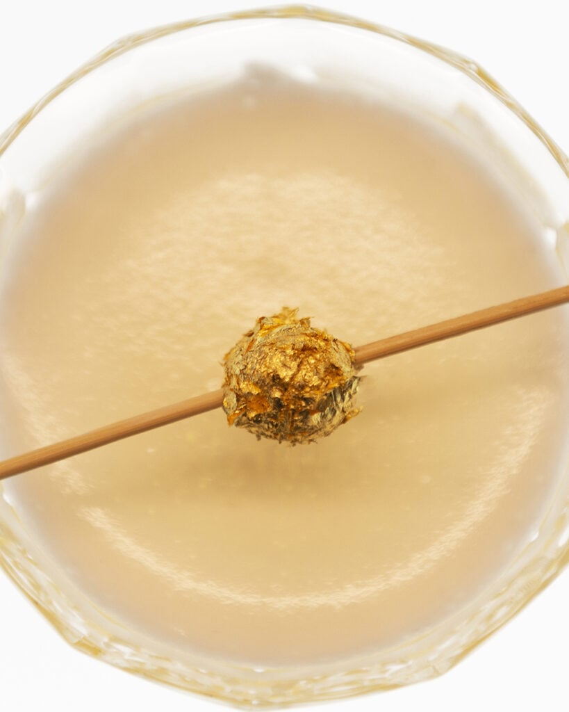 French Martini Cocktail with edible gold recipe | Gold Chef Manetti